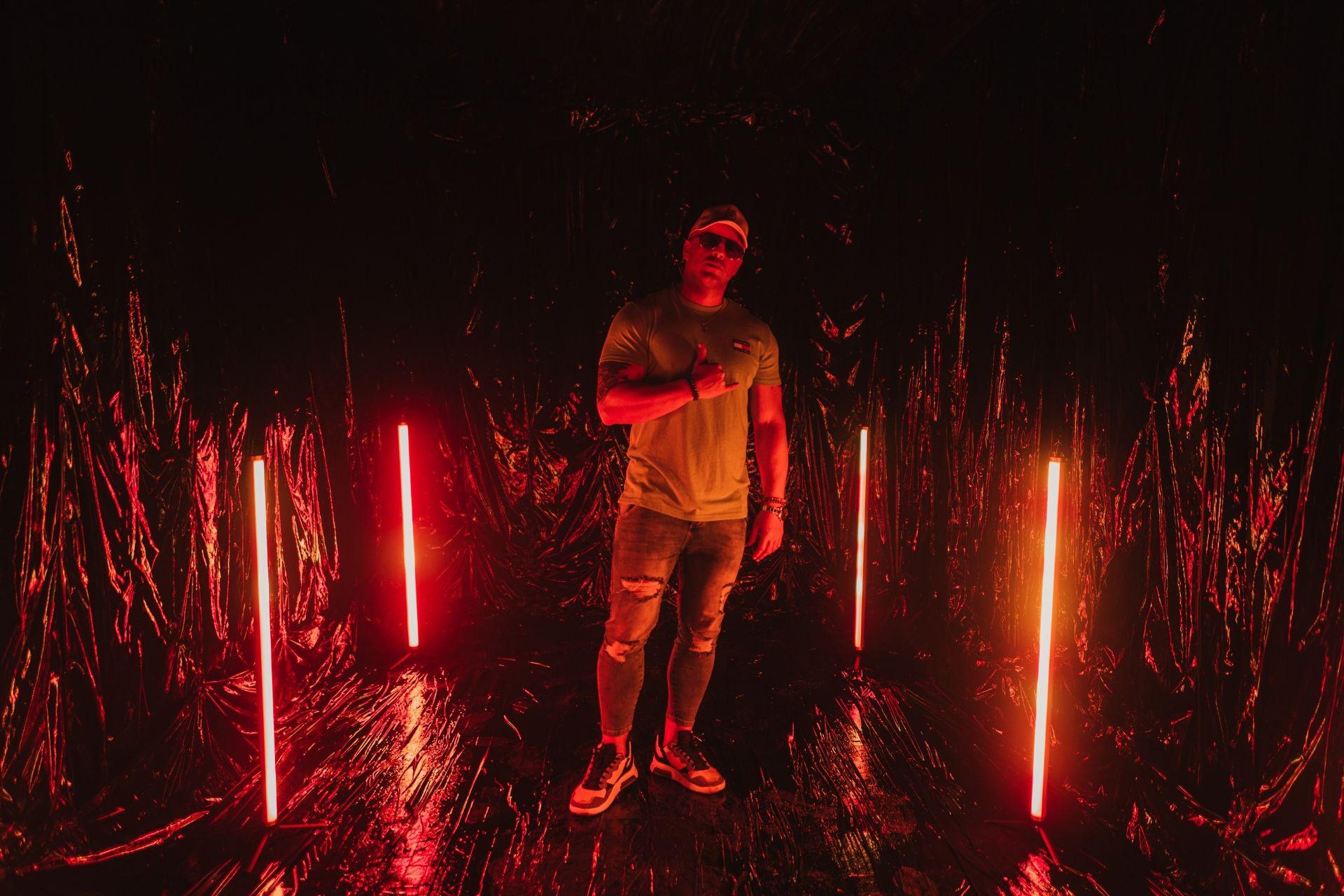 Marcin Czerwiński z wakacyjnym numerem. Czy będzie hitem? - ESKA.pl