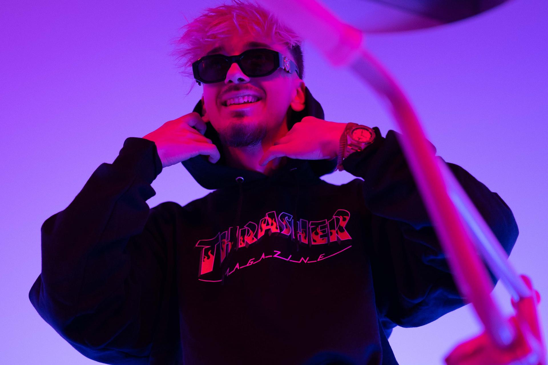 Dr. SWAG z numerem na światowym poziomie. Młoda dama nowym hitem ...