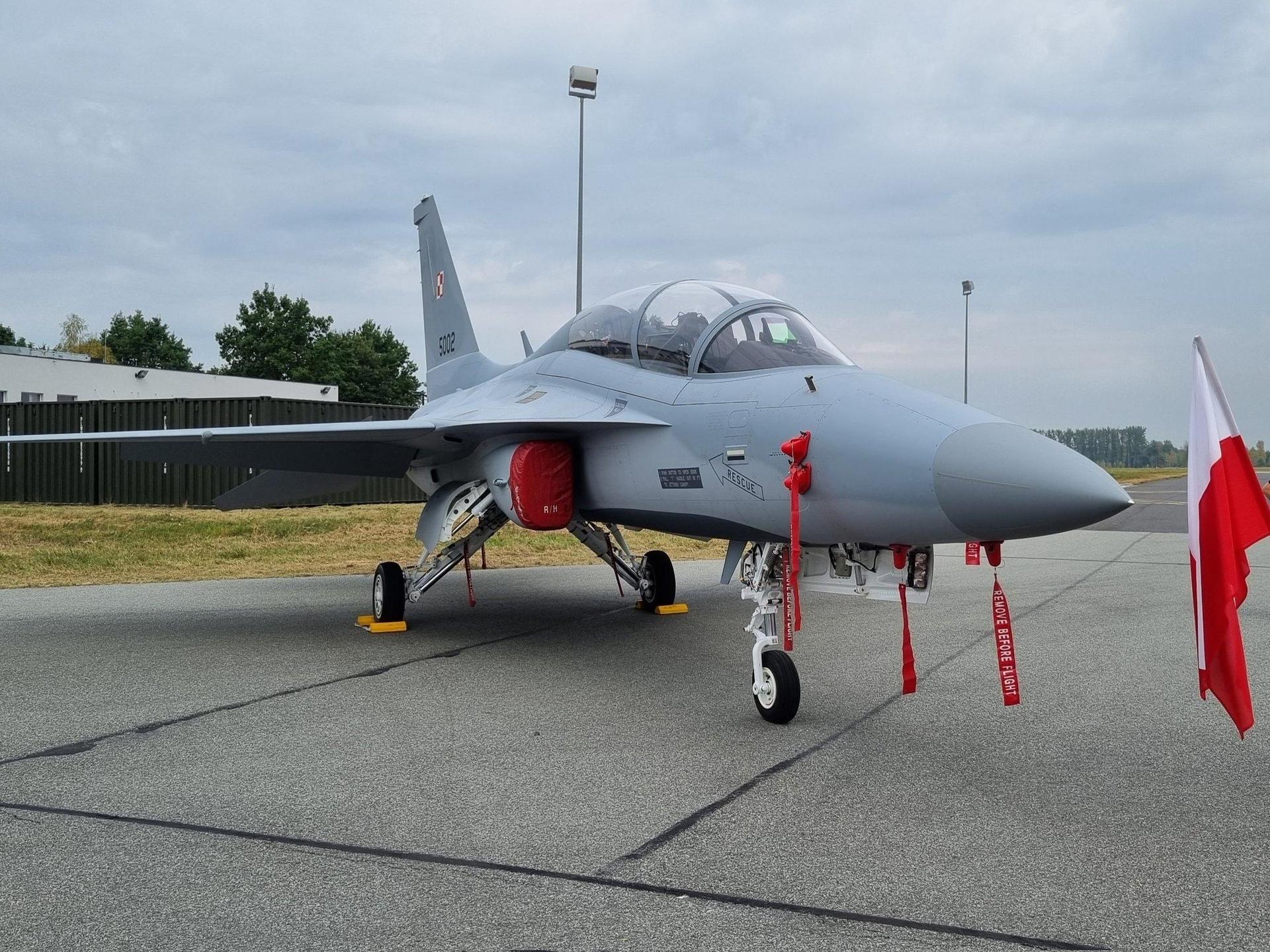 Błaszczak: FA-50 już dostępne dla Sił Powietrznych RP. Są o kilka długości lepsze samoloty niż ...