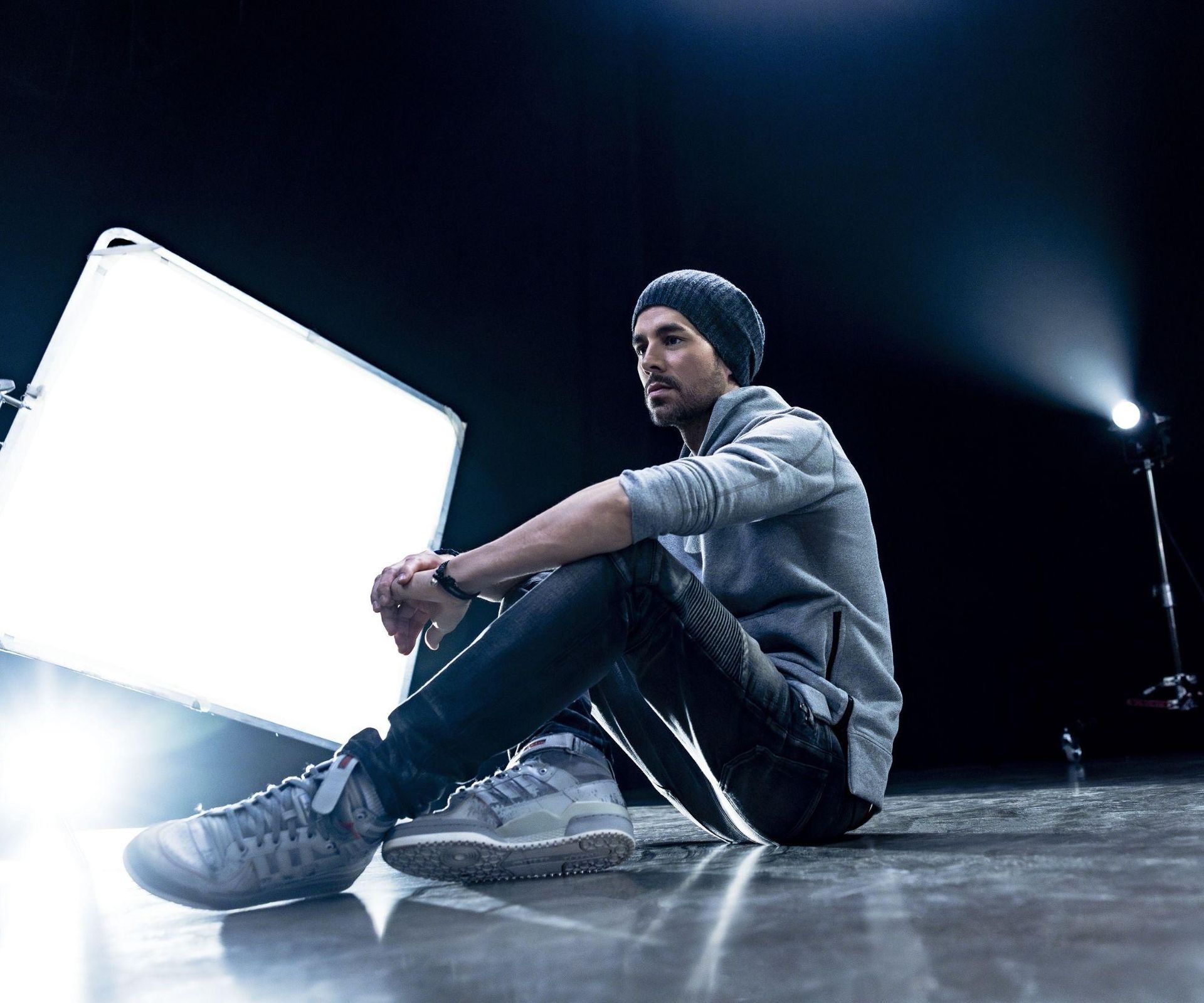 Enrique Iglesias kończy karierę. Wydał płytę i żegna się z fanami - ESKA.pl