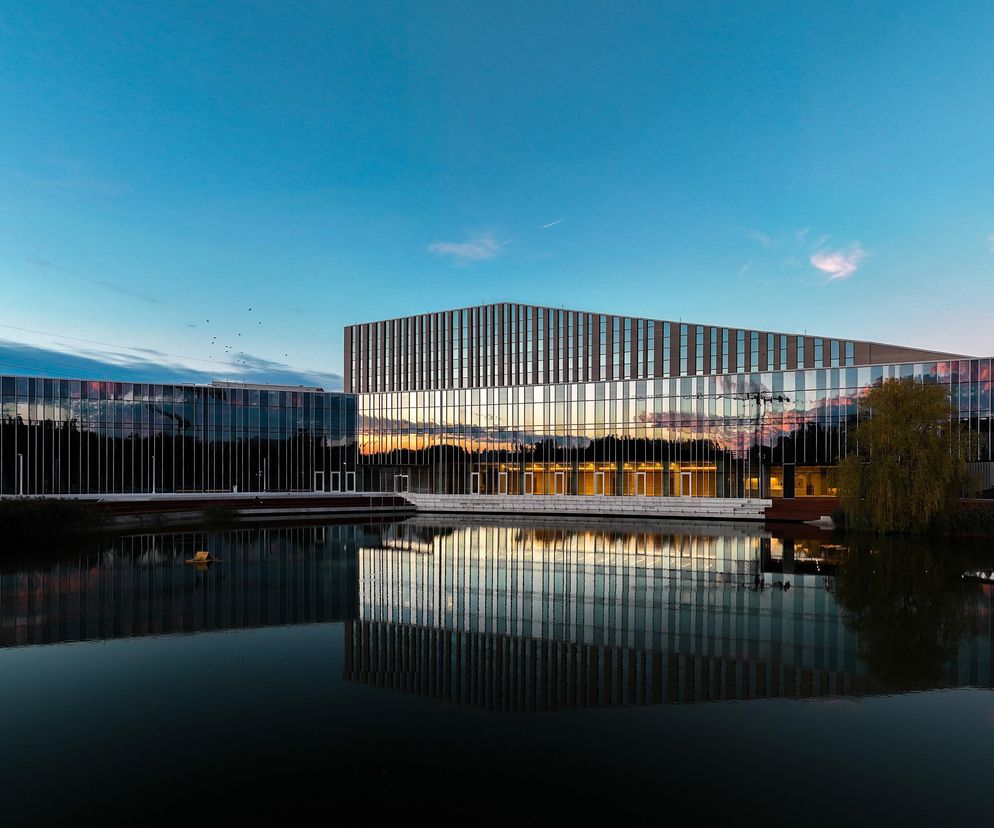 Już otwarty! Samowystarczalny energetycznie i piękny, oto najnowocześniejszy kampus Akademii ...