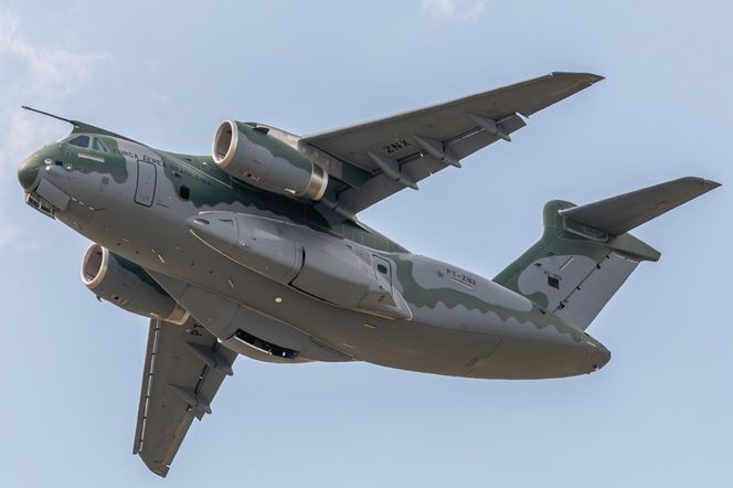 Prezes firmy Embraer z wizytą w MON. KC-390 Millennium wchodzi do gry w ...