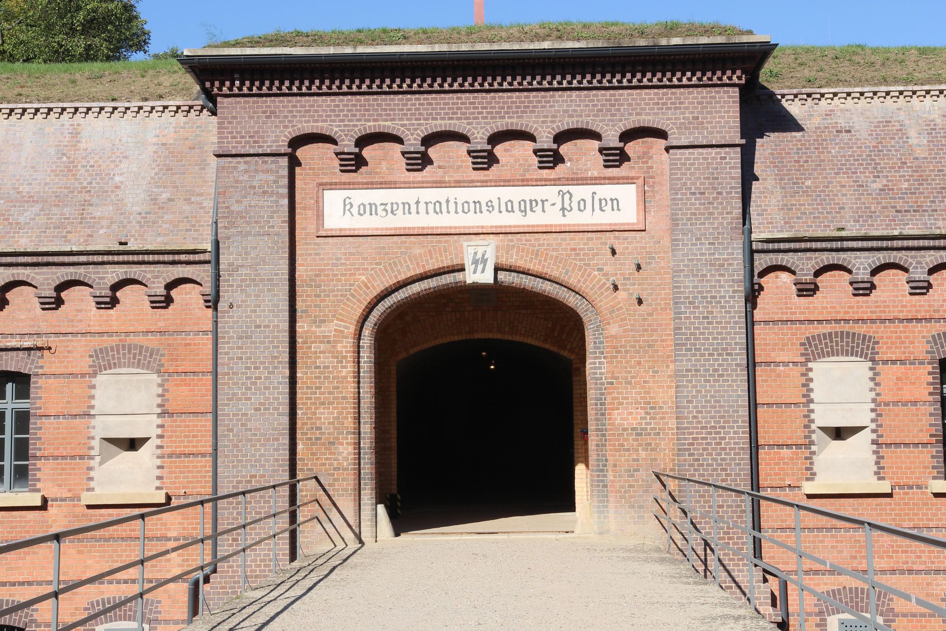 Poznajcie historię Fortu VII. W tym miejscu znajdował się obóz ...