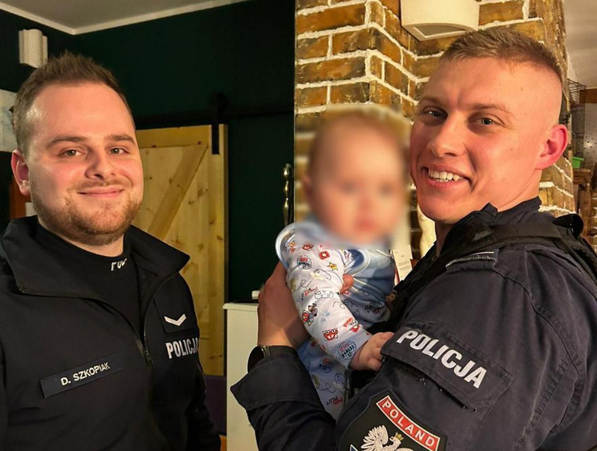 Kompletnie pijana gdańszczanka zasnęła w samochodzie za kierownicą! Na tylnym siedzeniu 6 ...