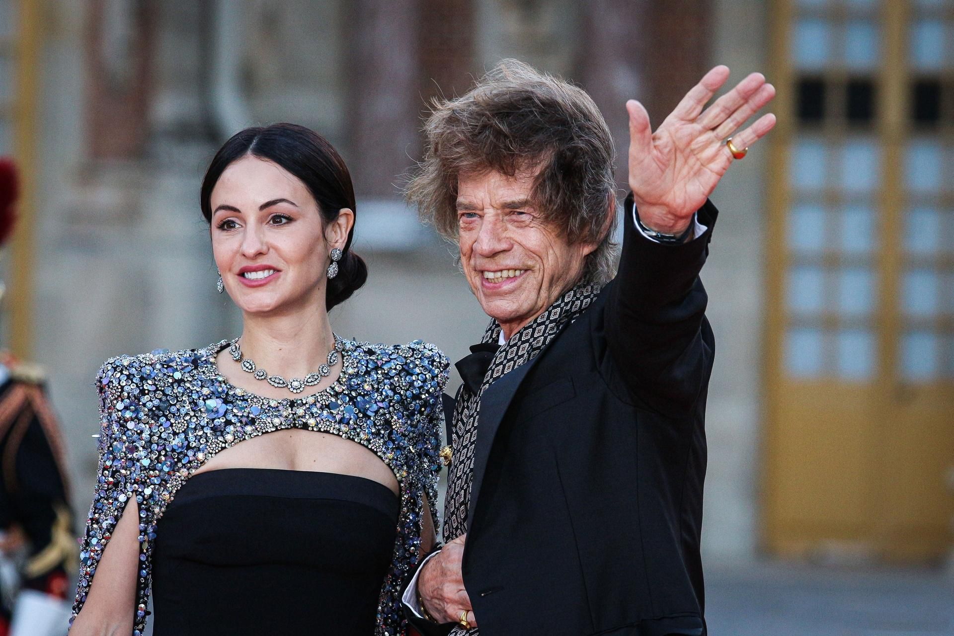 Mick Jagger ma 81 lat i od dziesięciu jest wierny młodszej o 44 lata ...