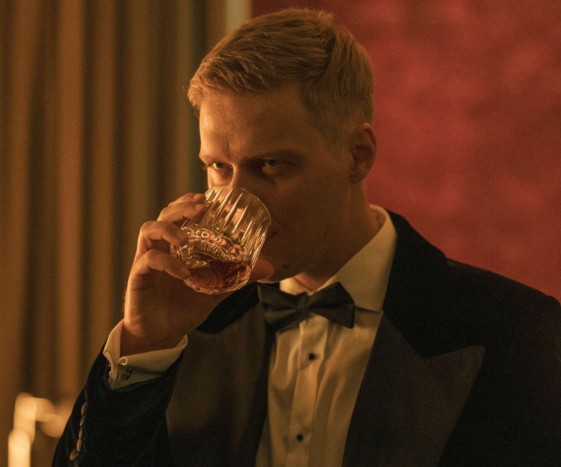 Seriale na podstawie książek Remigiusza Mroza. Gdzie je wszystkie ...