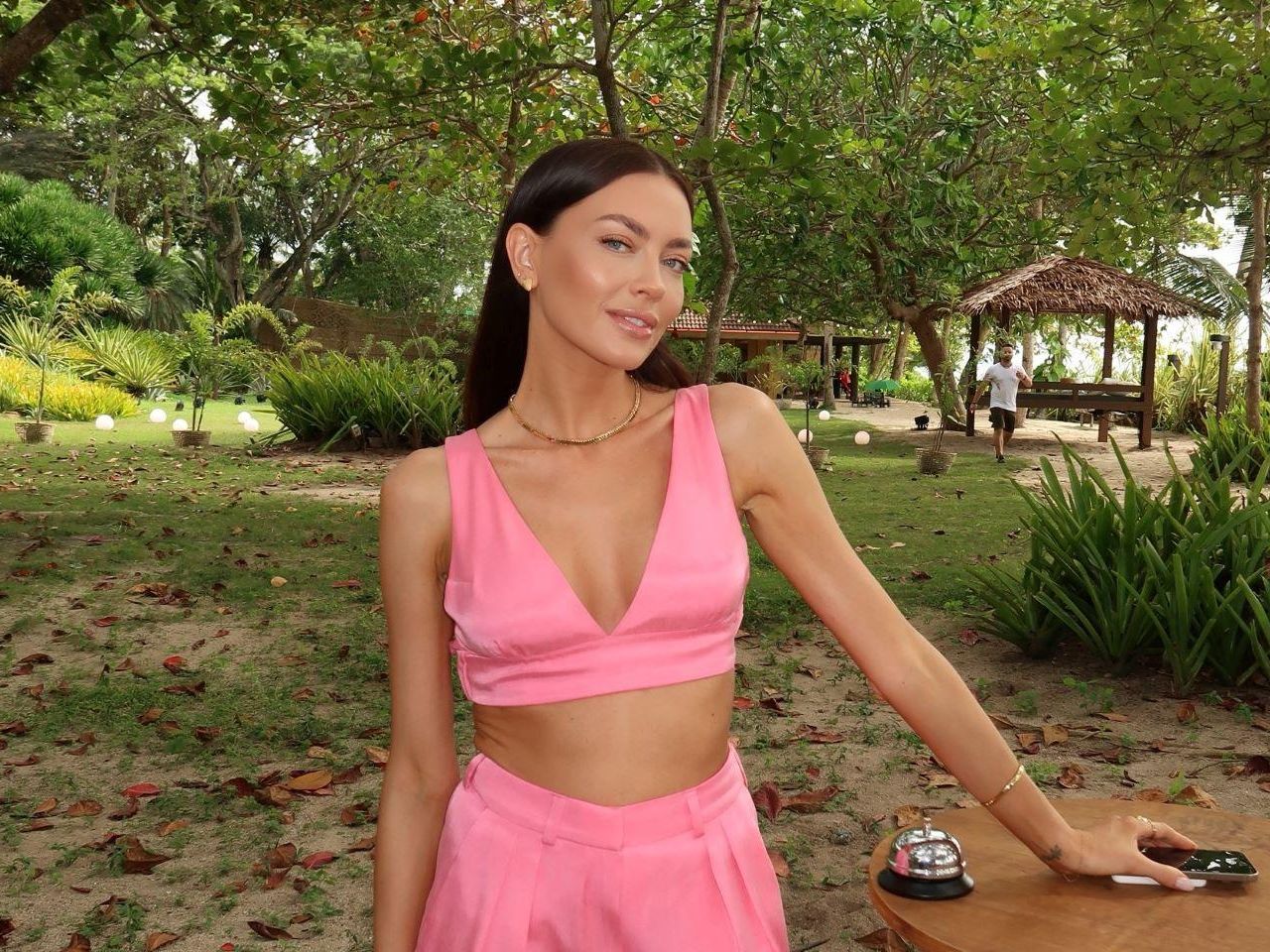 "Hotel Paradise 10" odc. 2. Pierwszy uczestnik pożegna się z programem! Mieszkańców willi ...