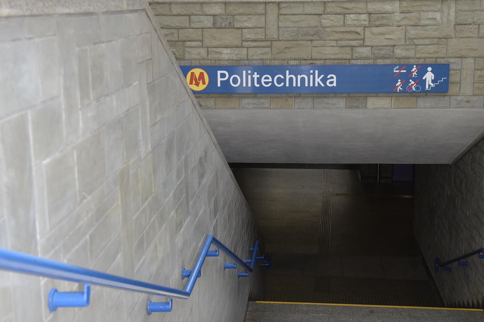 Dramat na stacji metra Politechnika. Nie żyje pasażerka rozjechana ... Dramat na stacji metra Politechnika. Nie żyje pasażerka rozjechana ...