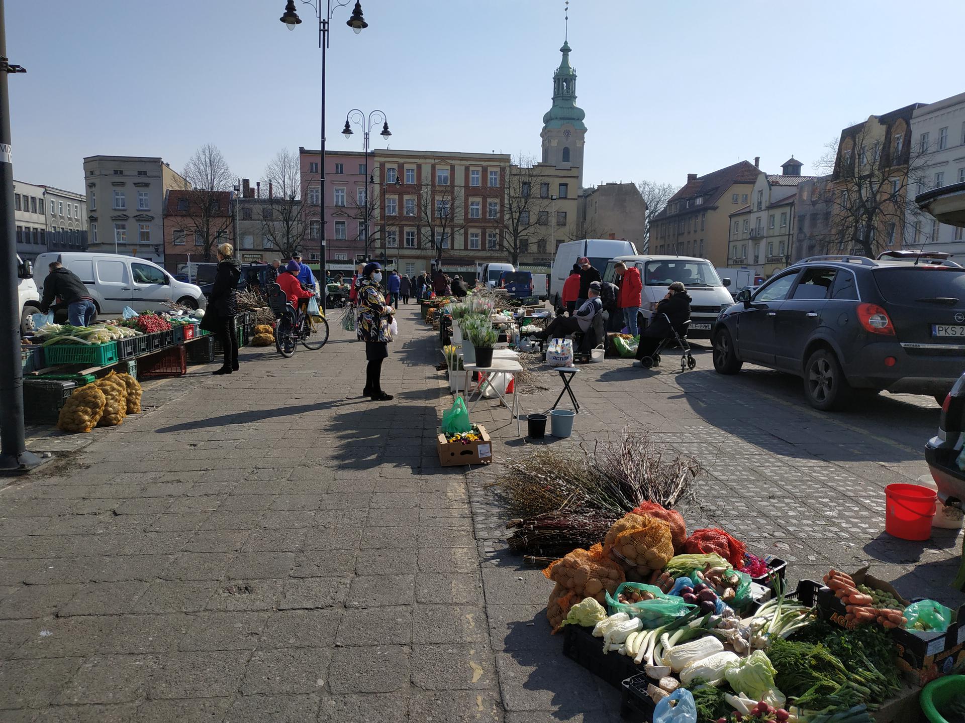 Od dzisiaj na leszczyńskich targowiskach kupisz nie tylko żywność ...