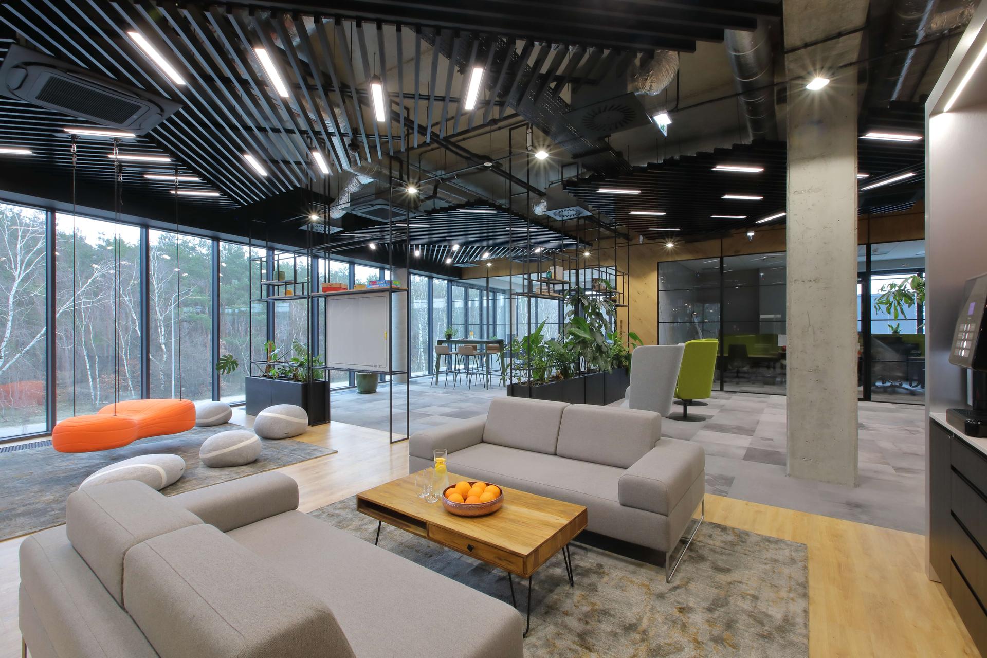 Pierwsze urodziny nowoczesnej, intrygującej i proekologicznej siedziby ...