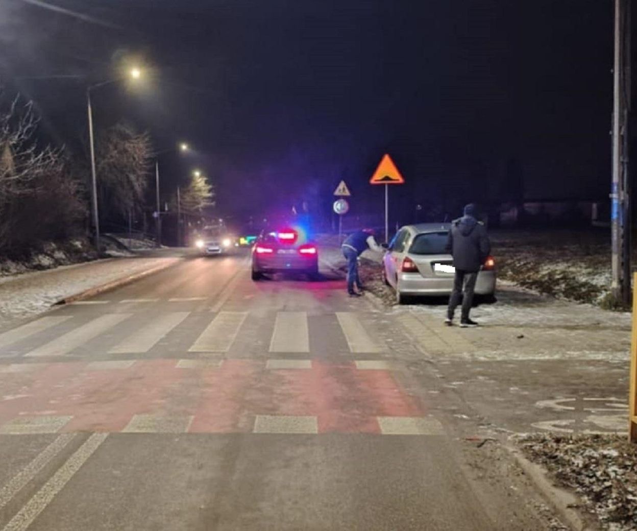 Wypadek na przejściu dla pieszych w Starachowicach. 67-letnia piesza zabrana do szpitala ...