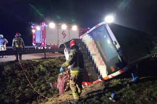 Wypadek autobusu na A2 pod Łowiczem. Wiele osób rannych. Nocna tragedia w Kalenicach - Łódź ...