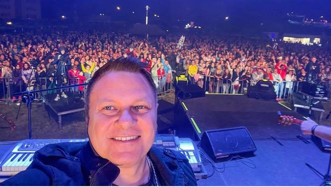 Wokalista disco polo okradziony. Robert Klatt z zespołu Classic ...