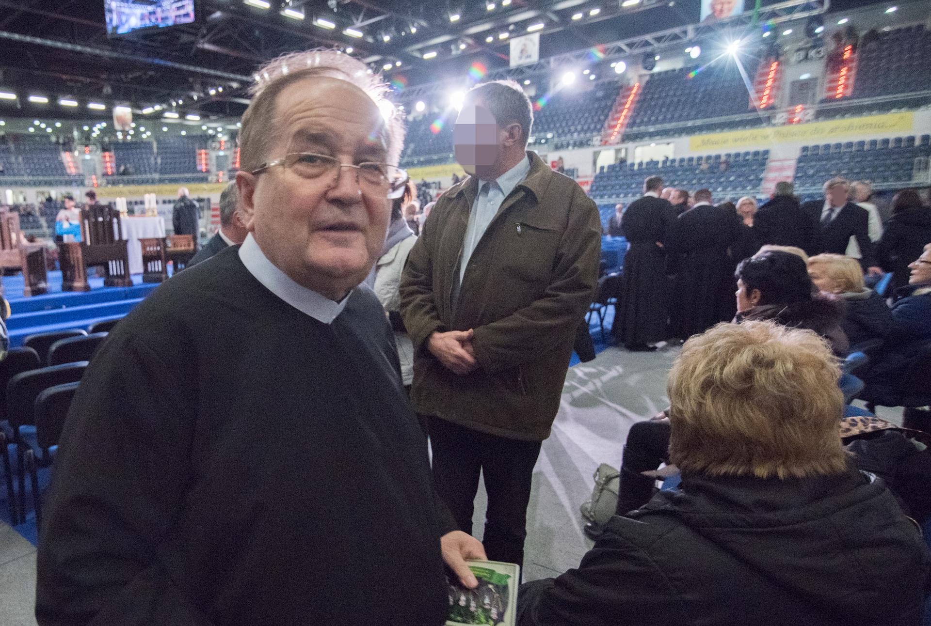 Rydzyk się wkurzył: "To jest diabelskie". Wbił do konkurencyjnej stacji ...