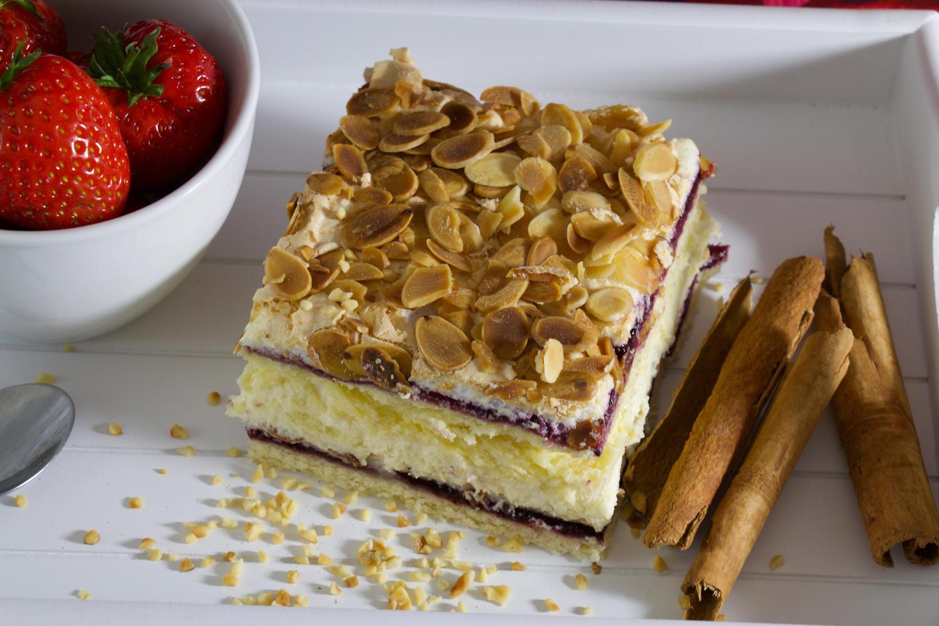 Jak zrobić CIASTO Pani Walewska? Podajemy przepis - Porady Plus