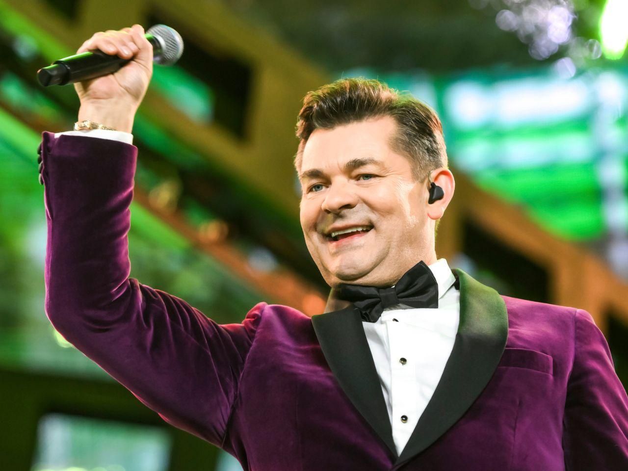 Zenek Martyniuk dostał wyjątkowy prezent od fanek. Wideo rozczuliło ...