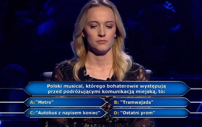Polski musical, którego bohaterowie występują przed podróżującymi ...