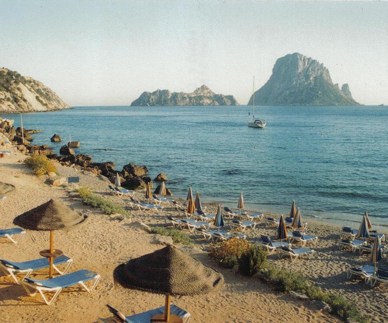 Wypadek podczas wakacji na Ibizie. 19-letnia Emma Ramsay wypadła z ...