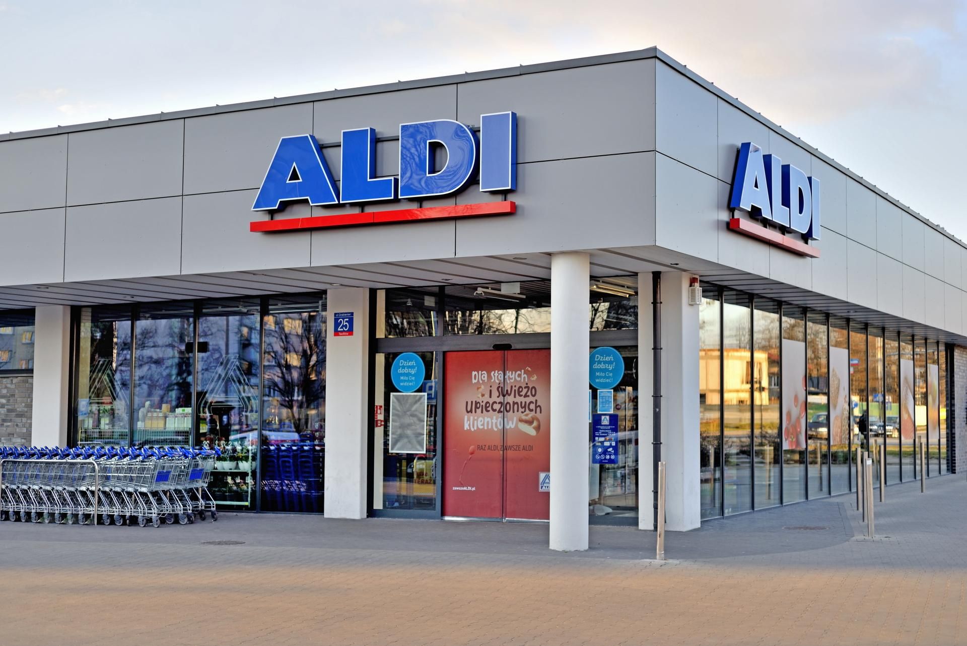 Rekordowa strata Aldi w Polsce - 518 mln zł w 2024 roku. Sieć Aldi ...