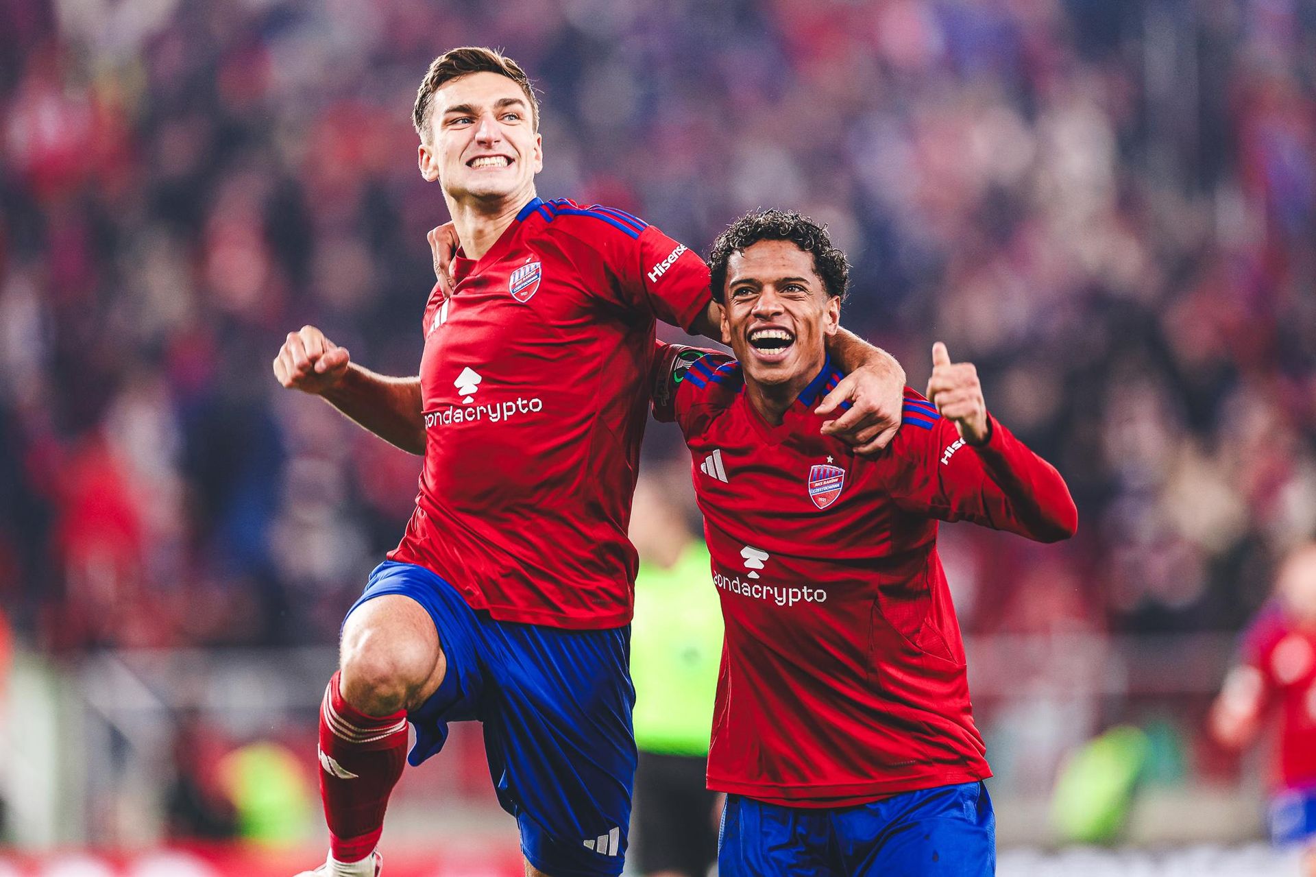 Raków pewnie ogrywa Universitateę Craiova! Dominacja częstochowskiego ...