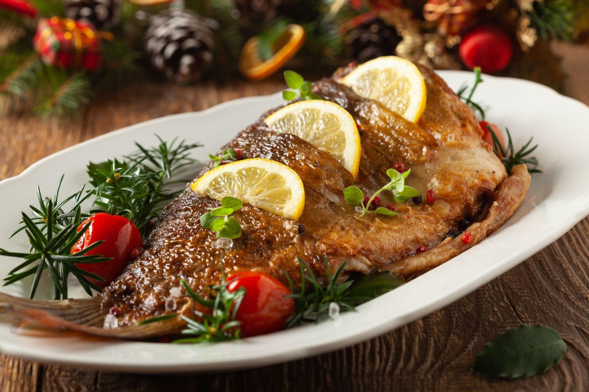 Karp pieczony w piekarniku na Wigilię. Prosty przepis na świąteczną ...