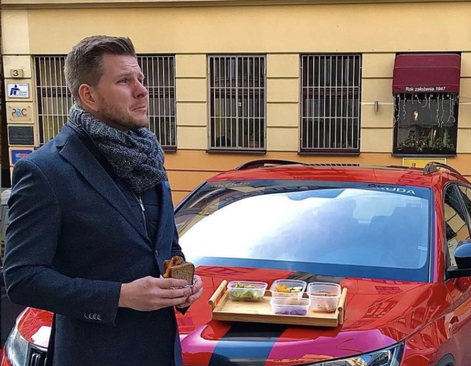 Filip Chajzer jeździ NAJDROŻSZYM SUV-em TEJ marki. Zaskakująca ...