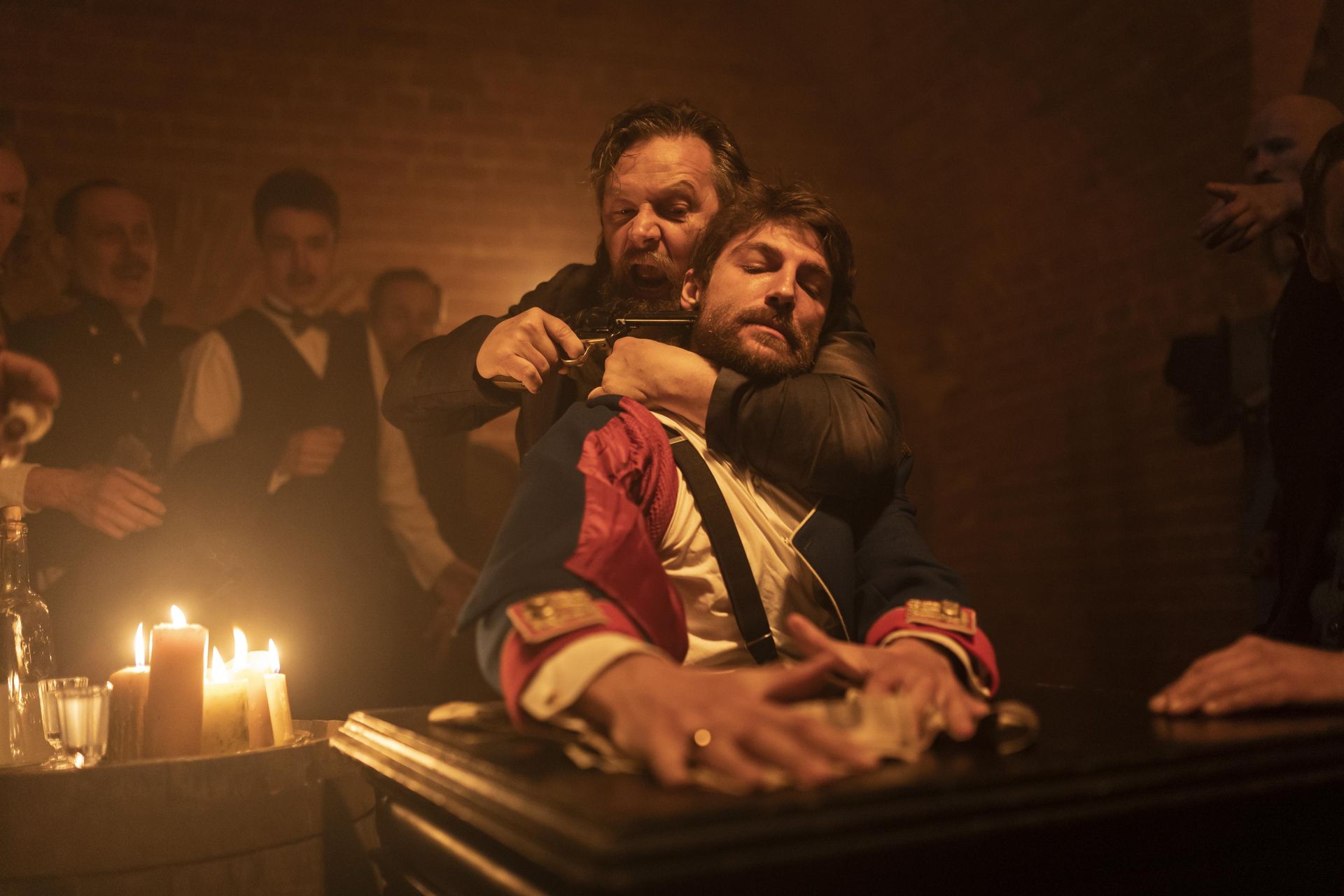 Matylda, odcinek 4: Tadeusz zginie? Rosyjska ruletka zdecyduje o życiu ...