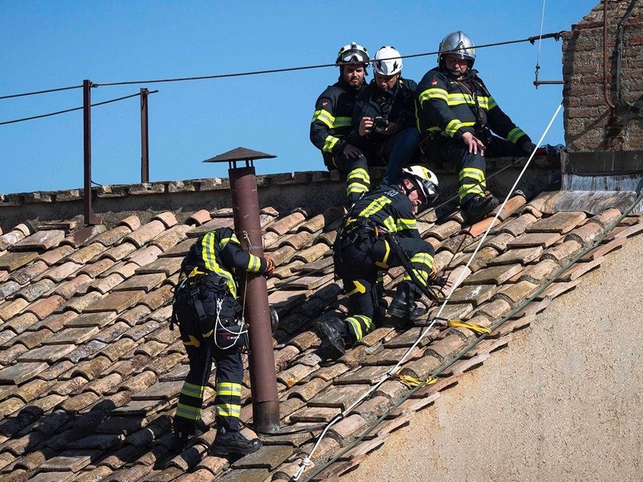 Konklawe i najpilniej obserwowany komin świata - Super Express ...