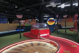 Zagrywki w Warszawie. Niezwykły bar z mini golfem, flipperami i karaoke ...