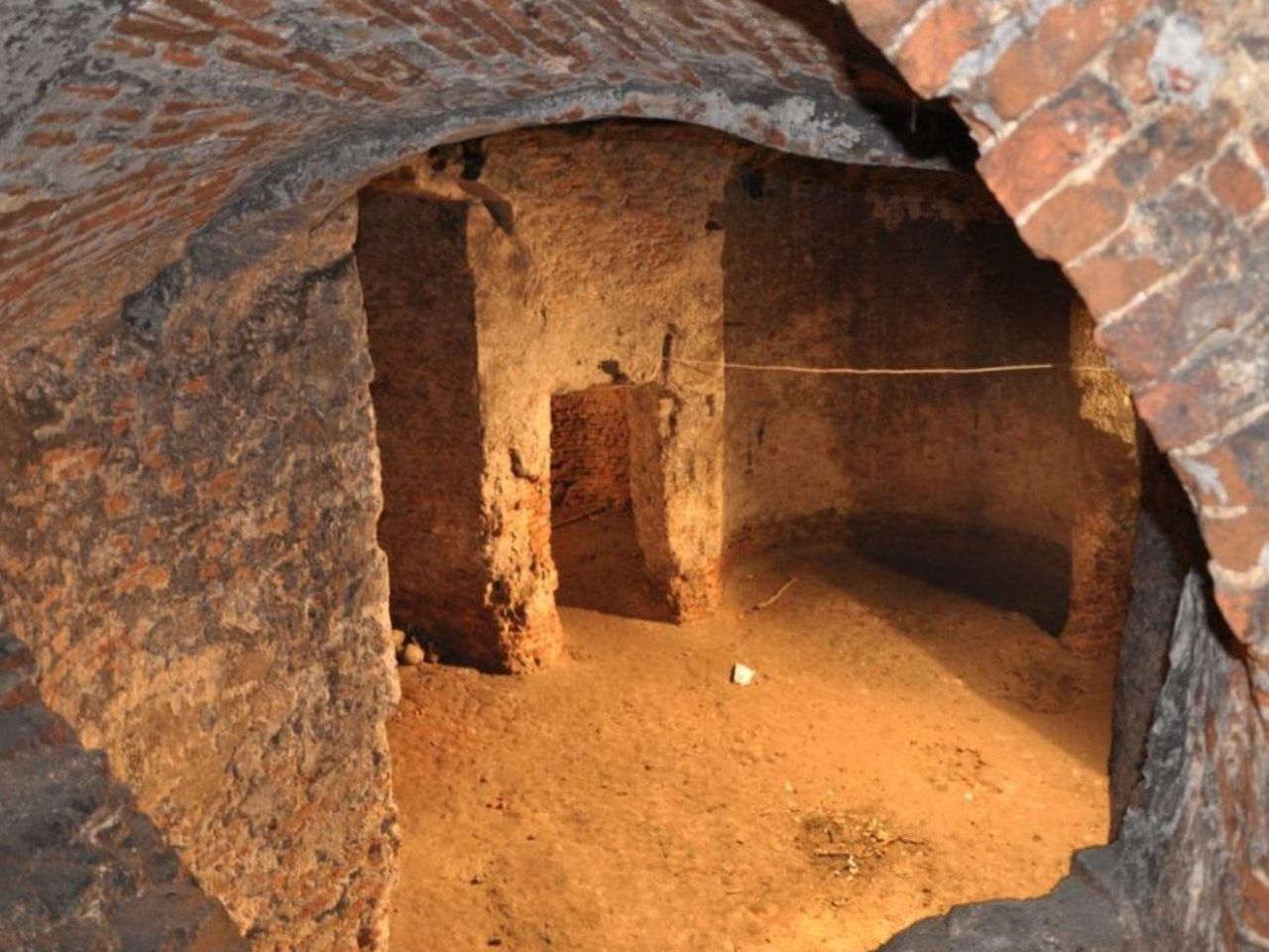 Nietoperze się wyprowadzają, rusza renowacja Elizeum. Konserwacja XVIII ...