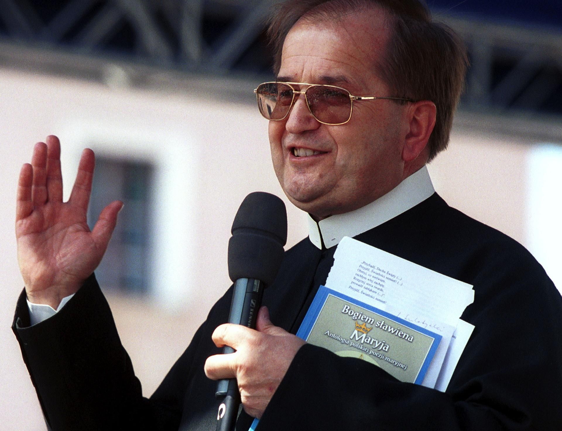 Rydzyk naprawdę tak wyglądał! Osłupieliśmy, gdy zobaczyliśmy młodego ...