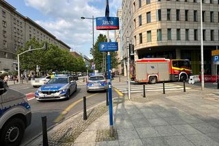 Alarm bombowy w centrum Warszawy! Ewakuacja około 200 osób z Biura Parlamentu Europejskiego ...