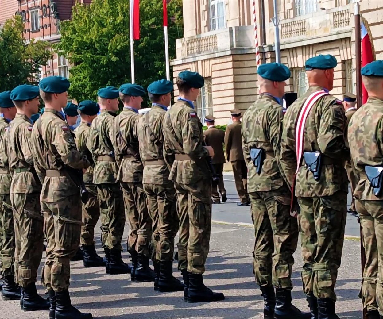 Młodzi ludzie muszą stawić się przed komisją. Kogo dotyczy kwalifikacja wojskowa 2025 w ...
