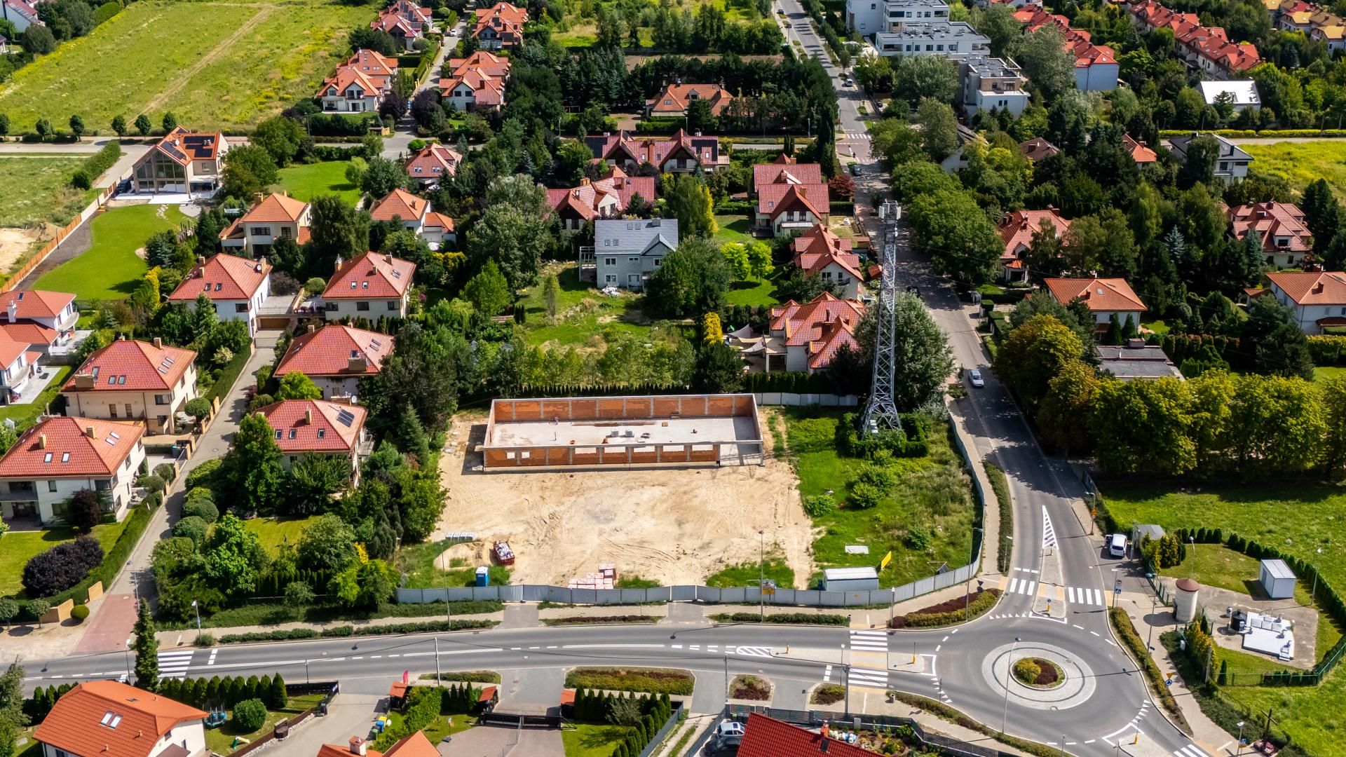 „Wygląda jak sklep pod Przasnyszem”: Dino w Warszawie budzi skrajne emocje! - Warszawa Radio ESKA