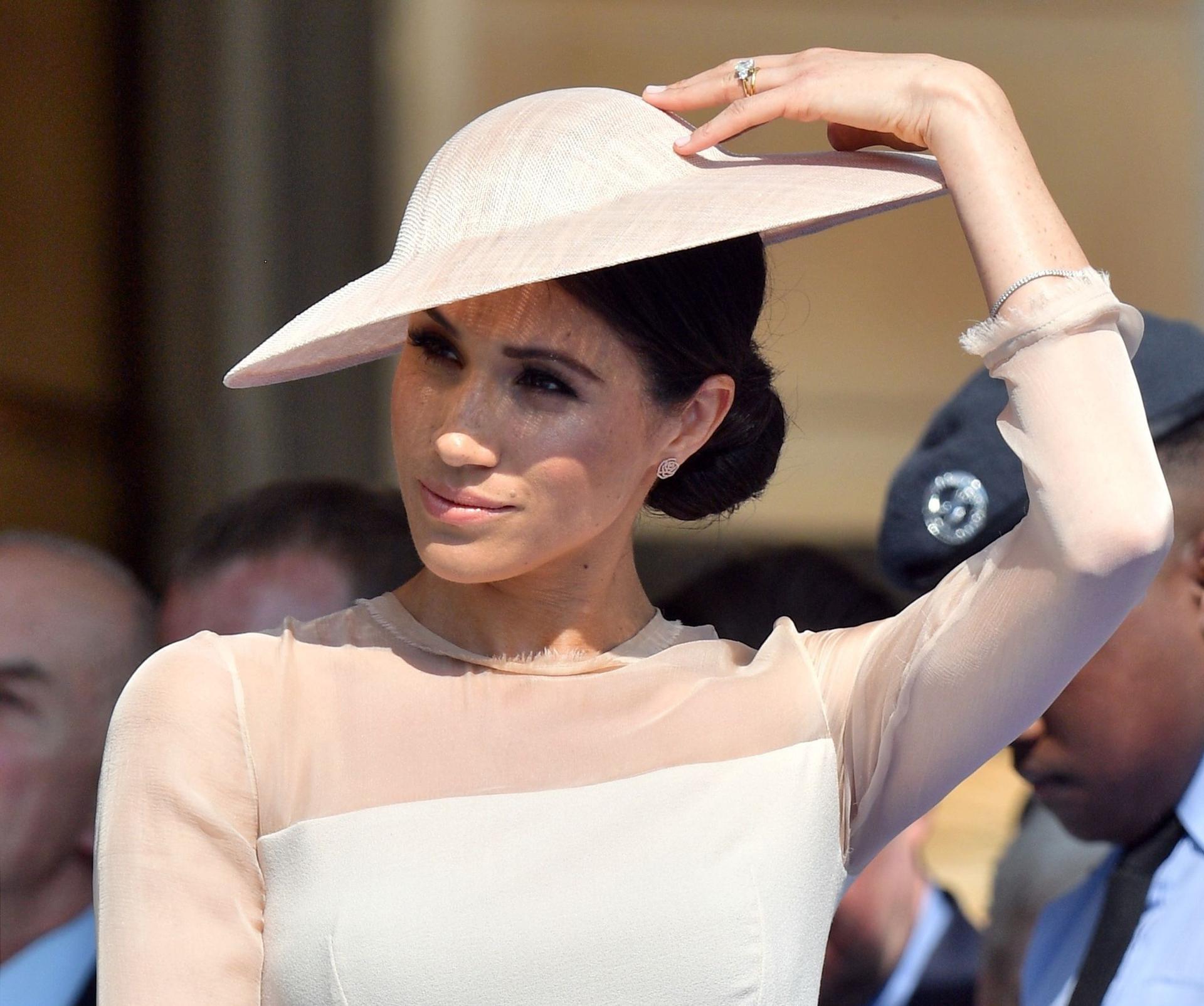 Meghan Markle i książę Harry pierwszy raz po ślubie! Meghan już w ... Meghan Markle i książę Harry pierwszy raz po ślubie! Meghan już w ...