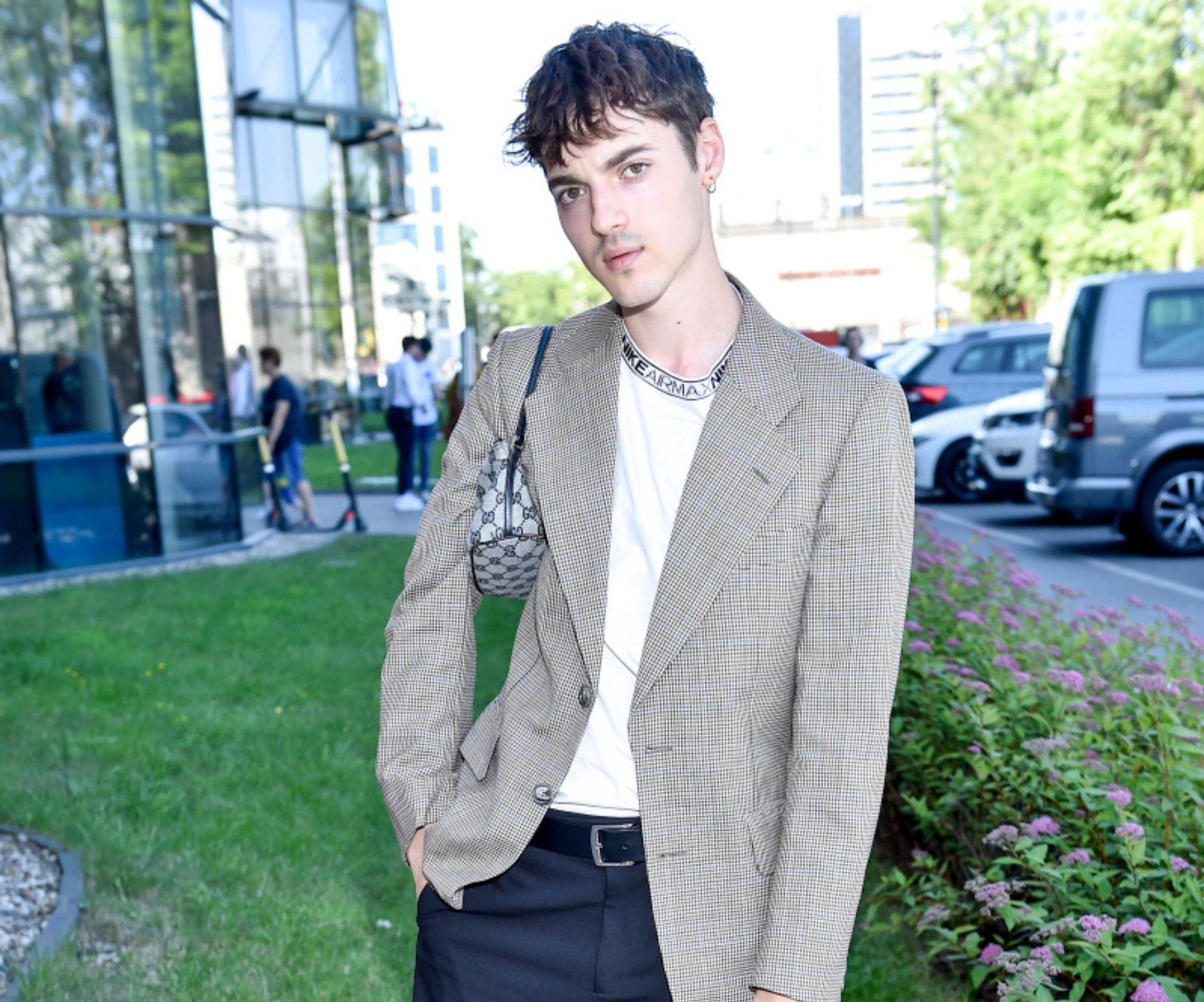 Zwycięzca "Top Model" zdał maturę w wieku 28 lat. Radek Pestka świętuje ...