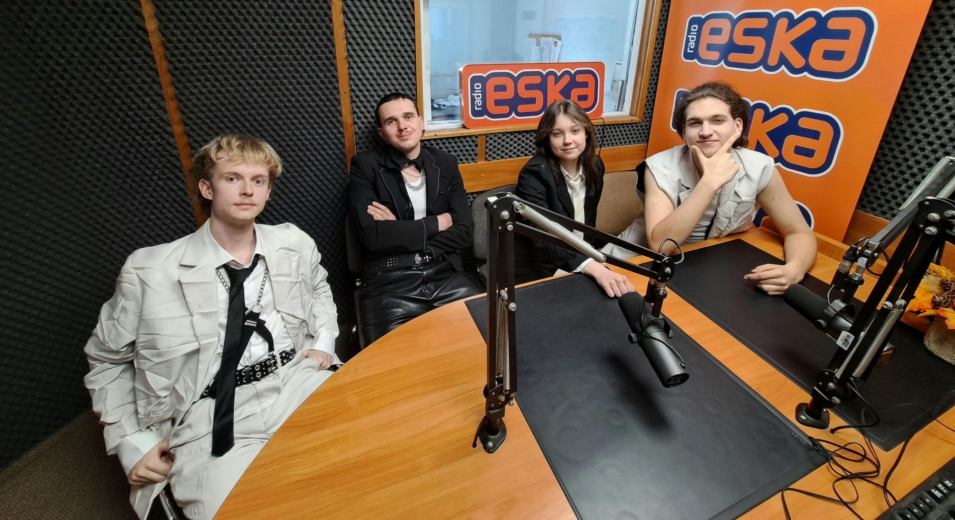 Zespół SAD SMILES z Tarnowa wydaje swoją debiutancką płytę BUNT ...