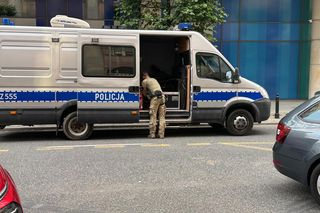 Alarm bombowy w centrum Warszawy! Ewakuacja około 200 osób z Biura Parlamentu Europejskiego ...