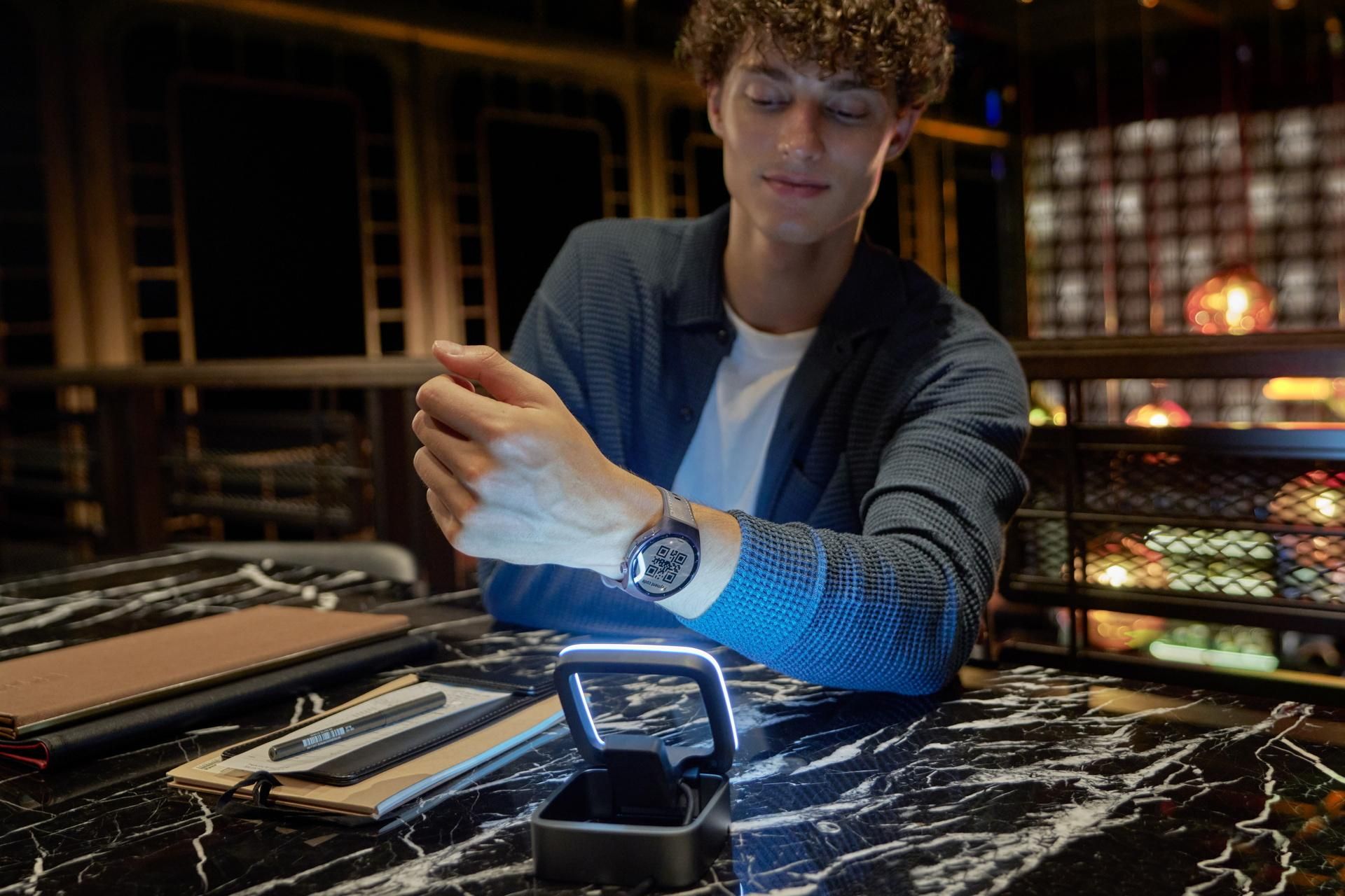 NFC w nowej serii Huawei. Płatności zbliżeniowe NFC na HUAWEI WATCH 5 ...