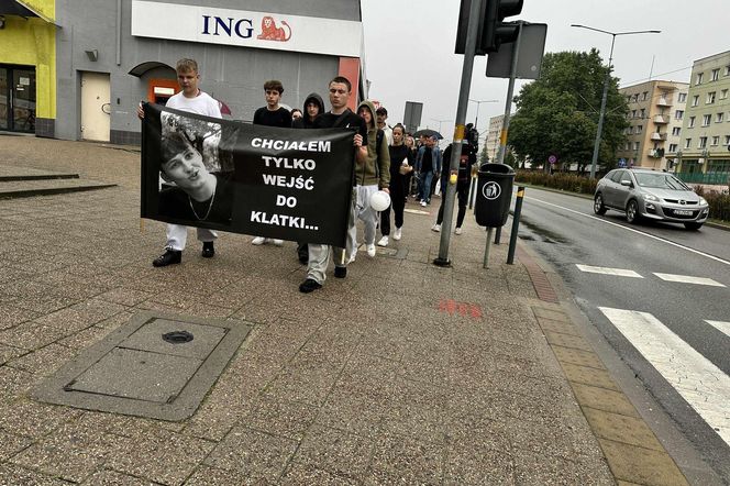Setki osób wzięły udział w marszy milecznia w Elblągu. Matka zmarłego ...