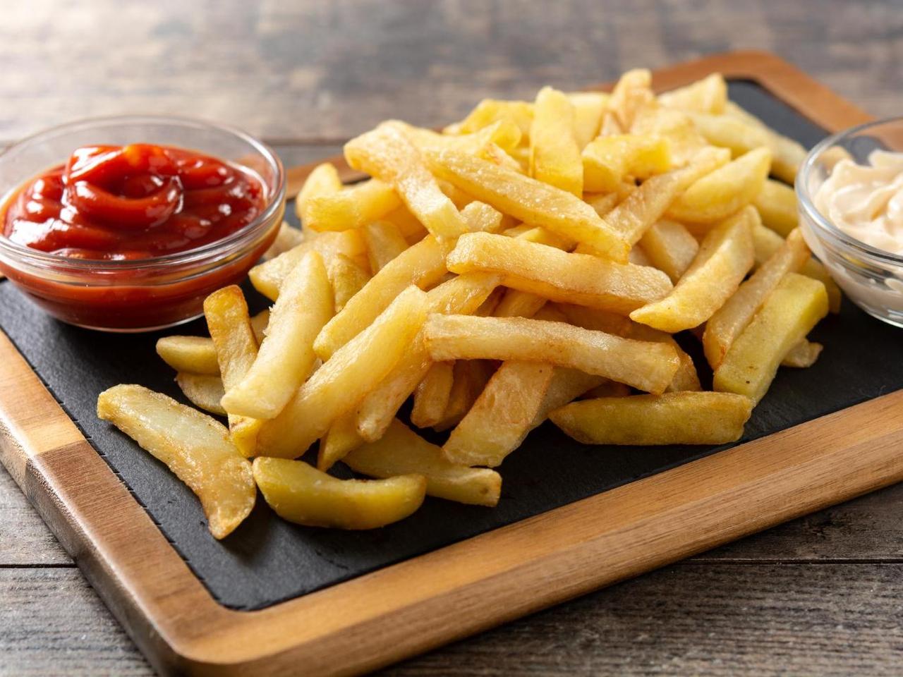 Frytki z tą przyprawą są piekielnie dobre. Keczup i sól to nie wszystko ...