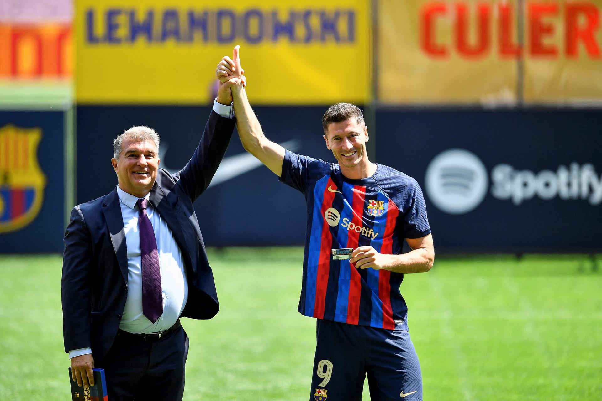 Oficjalna prezentacja Roberta Lewandowskiego w barwach FC Barcelona ... Oficjalna prezentacja Roberta Lewandowskiego w barwach FC Barcelona ...
