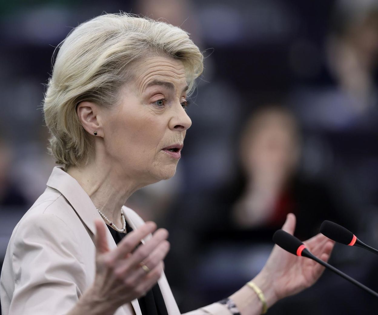 Von der Leyen utrzymuje się na stanowisku! Wotum nieufności odrzucone w PE - Super Biznes