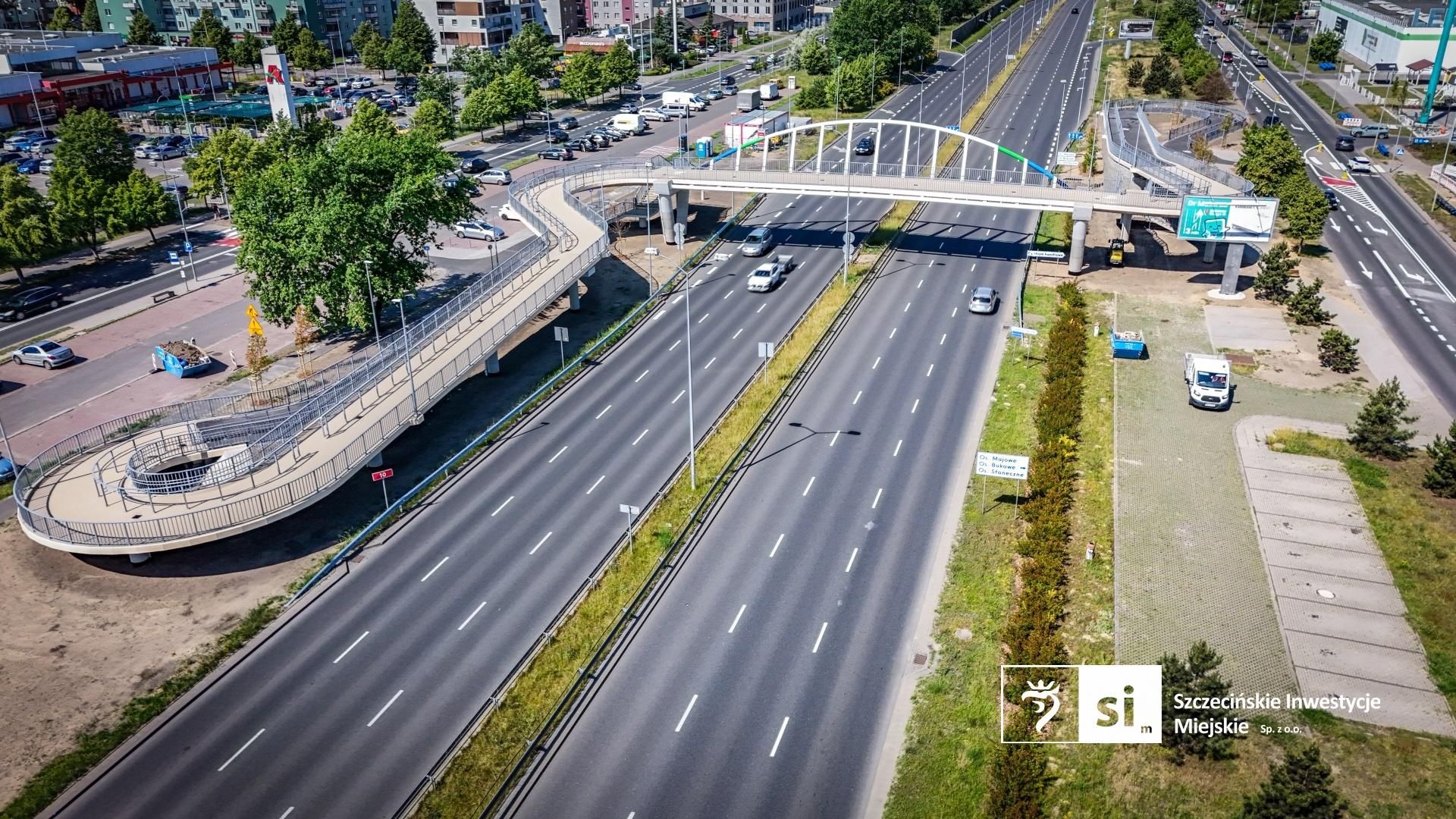 To był pomysł samych mieszkańców. Nowa kładka nad ul. Struga w ...
