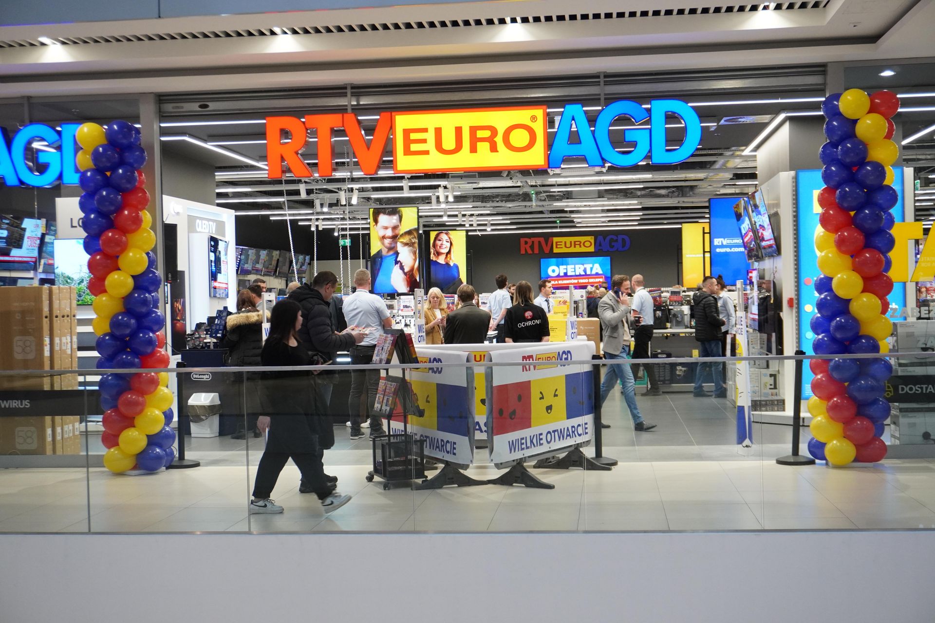 Poznań Plaza. W galerii otwarto sklep RTV EURO AGD w nowej odsłonie. Przygotowano liczne ...