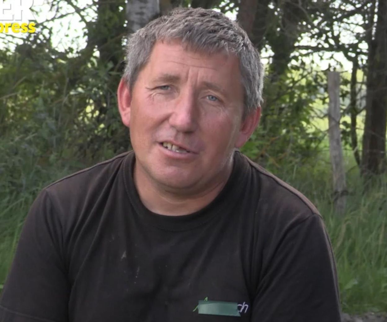 Rolnicy. Podlasie. Gienek i Andrzej chwalą swoje dzieło, a internauci drwią. "Wszystko odwrotnie ...