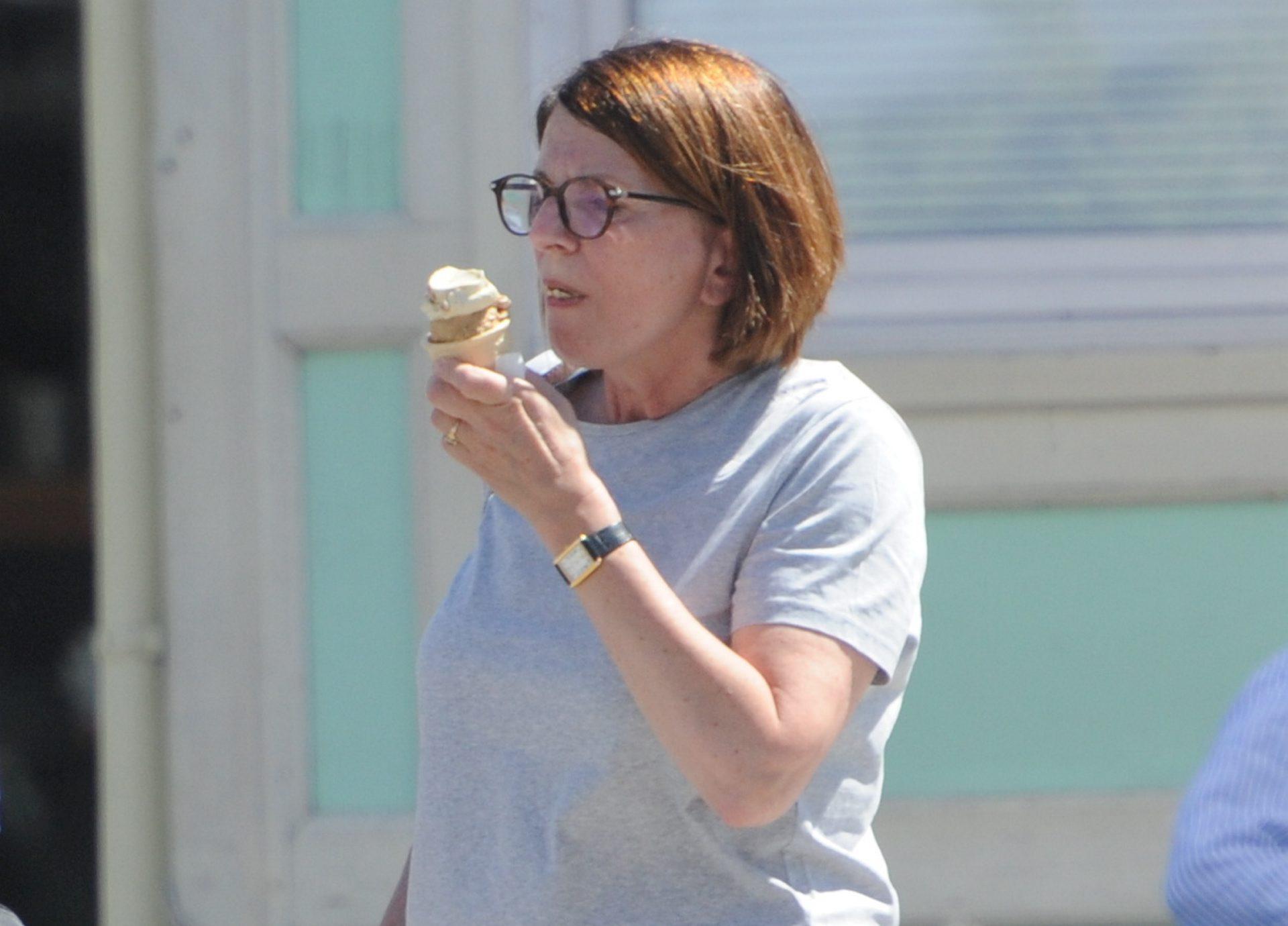 Julia Pitera oblizuje się na myśl o euro emeryturze. Tyle dostanie z ...