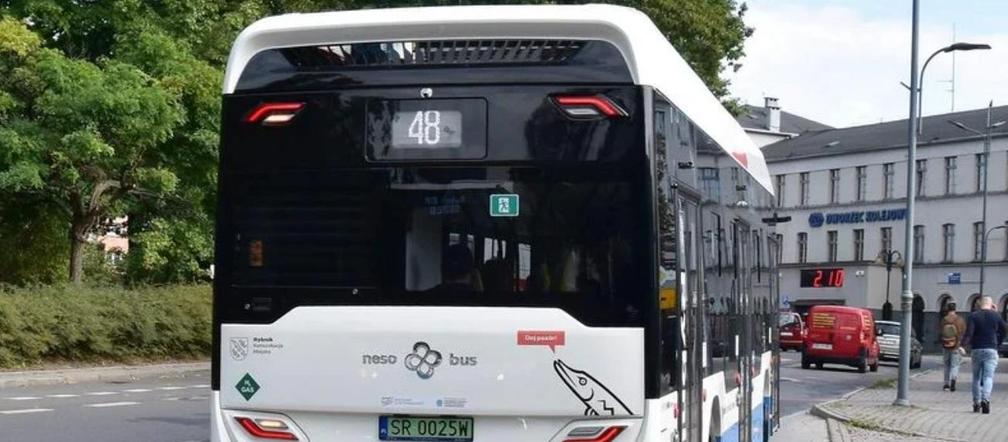 Bezpłatna komunikacja miejska w Rybniku. Cieszą się dzieci oraz seniorzy. Zmiany wprowadzono 1 ...