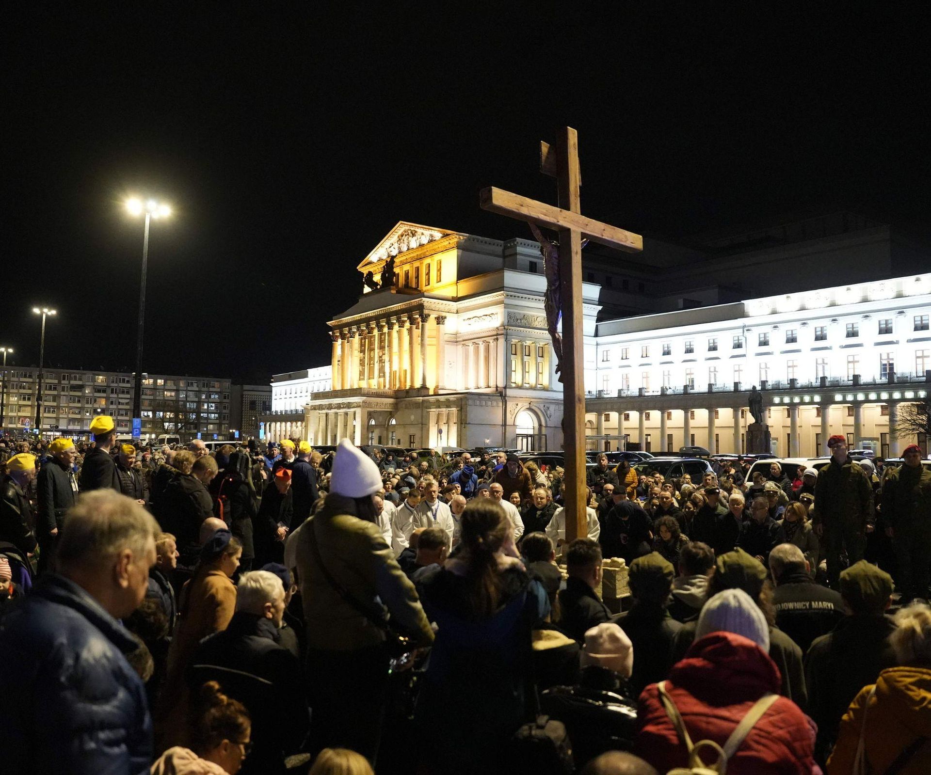 Centralna Droga Krzyżowa 2025 w Warszawie. O której i gdzie rozpocznie ...