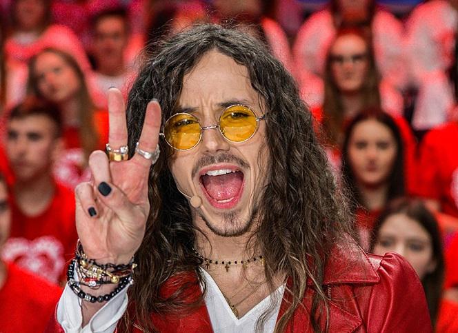 Michał Szpak w Kocham Cię, Polsko! Z kim wystąpi wokalista? - ESKA.pl